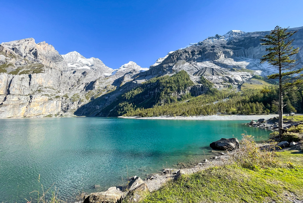 Oeschinensee Guide: Visiting Oeschinen Lake in Switzerland